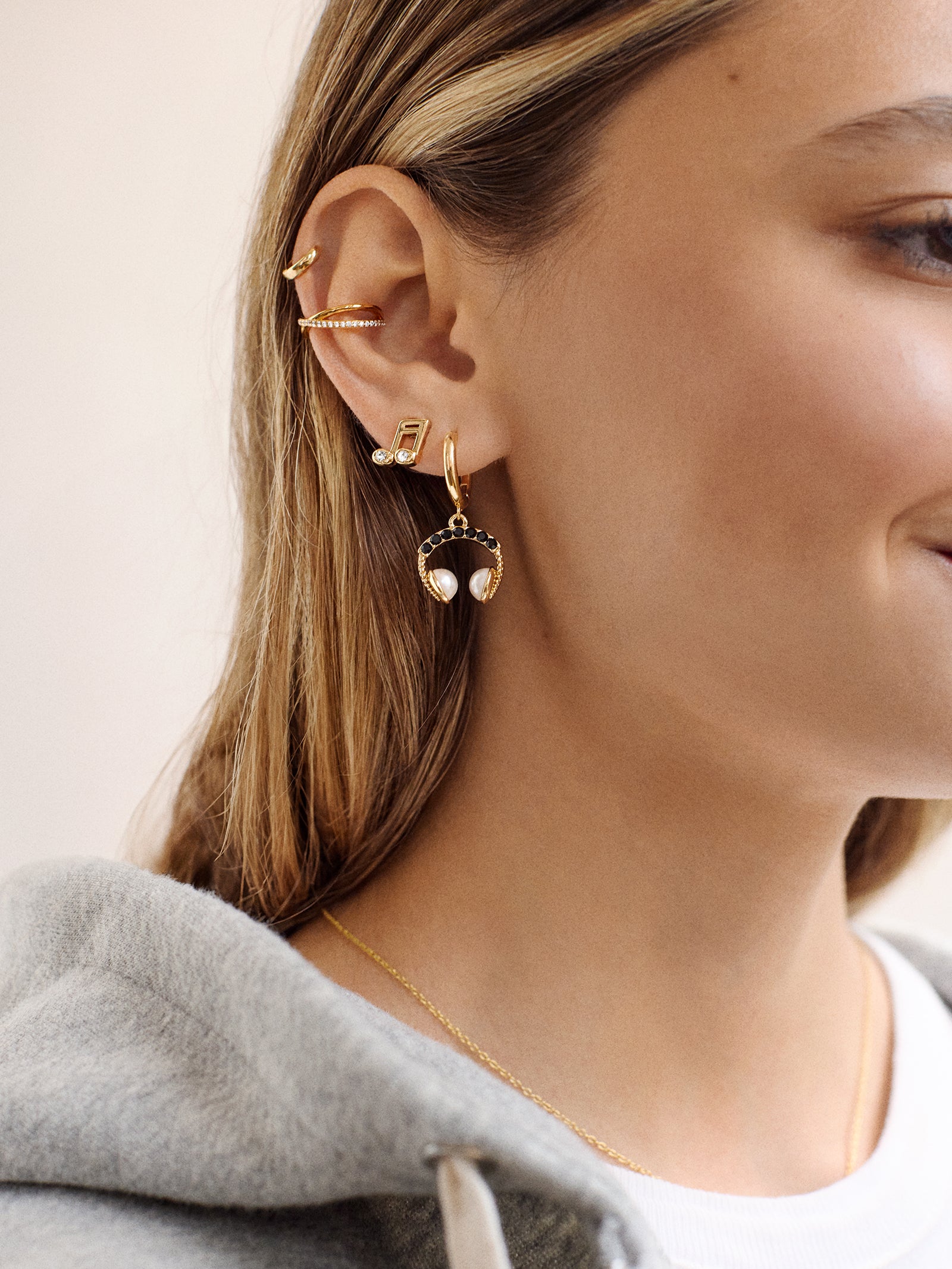 Volume Up Earring Set - Headphones – Set of two earrings – BaubleBar